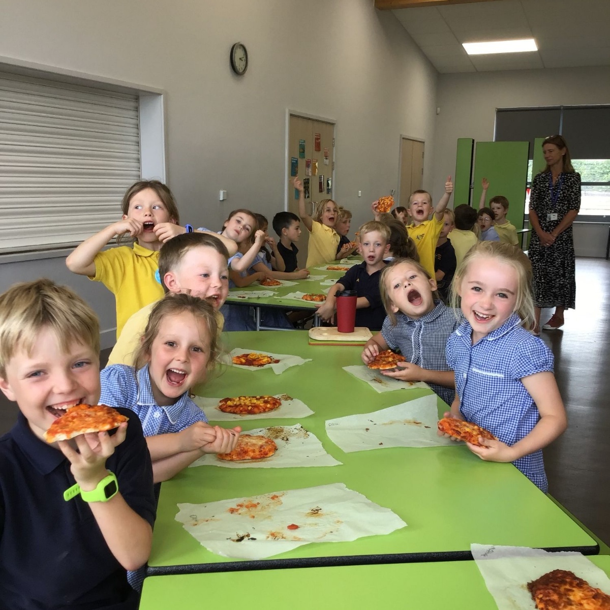 Loddiswell Primary School - Class 2 pizza making