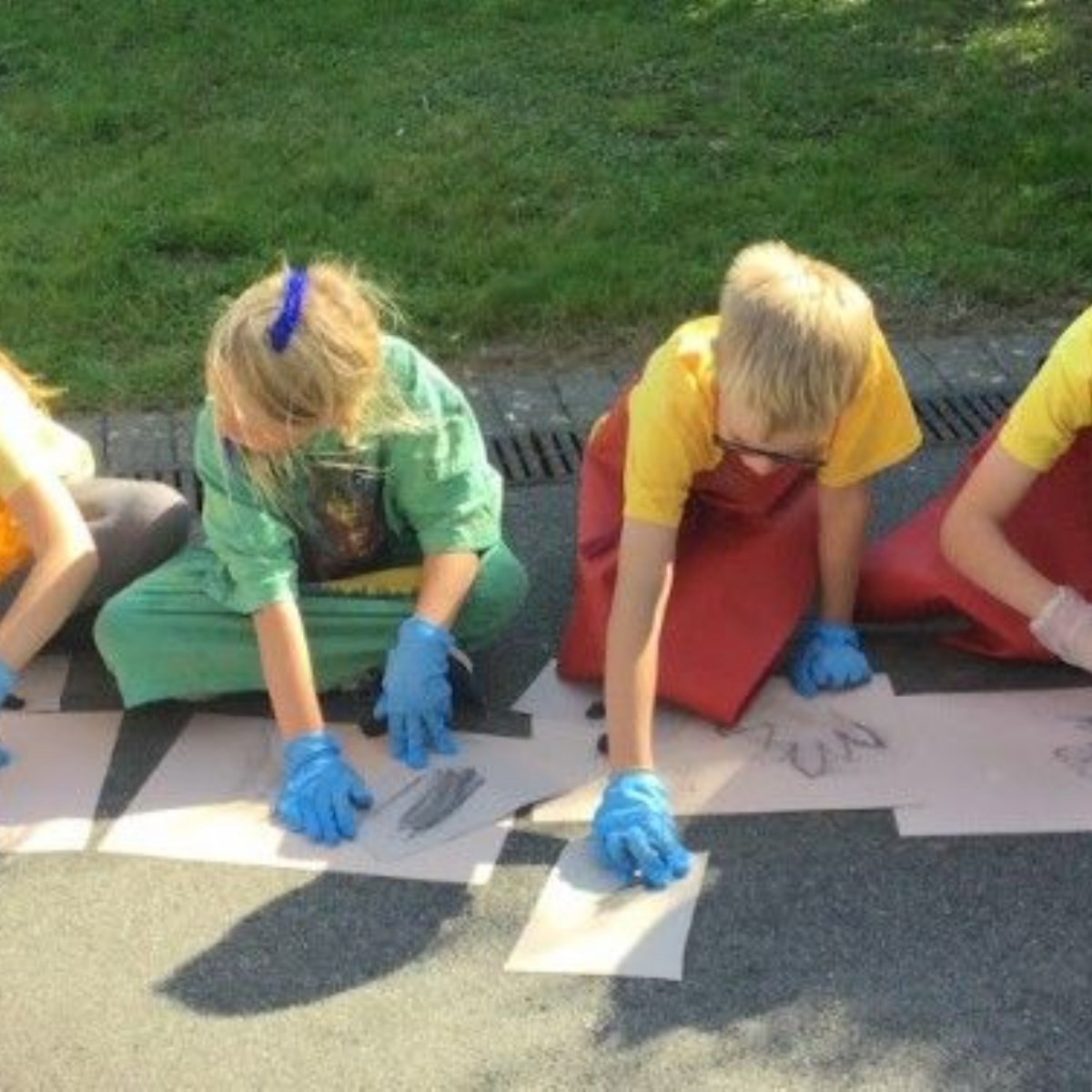 Loddiswell Primary School - Charcoal Drawing in the Sunshine