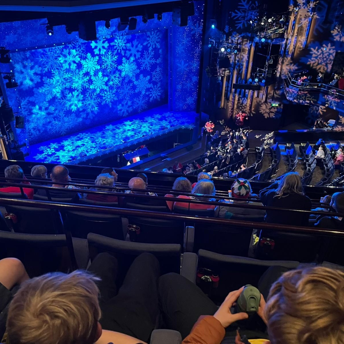 Loddiswell Primary School - Snow White and the Seven Dwarfs!